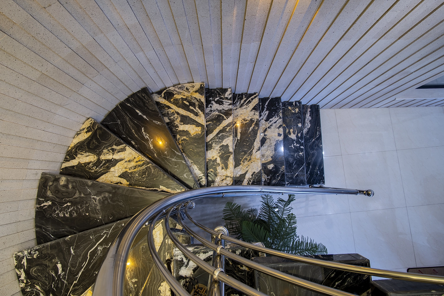 Floating Stone Staircases: Challenges and Possibilities